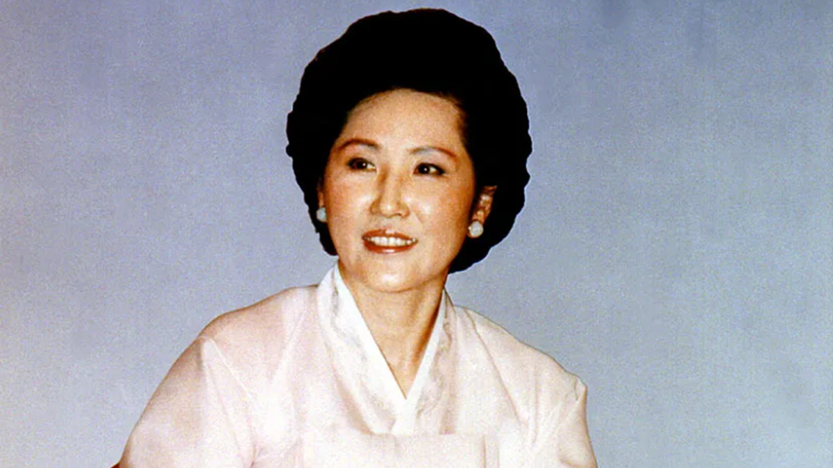 The First Lady of Korea was so beautiful that she was invited to ...